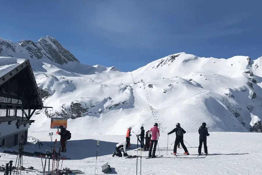 What Is Off Piste Skiing Explained MTBS F what-is-off-piste-skiing-explained-mtbs-f